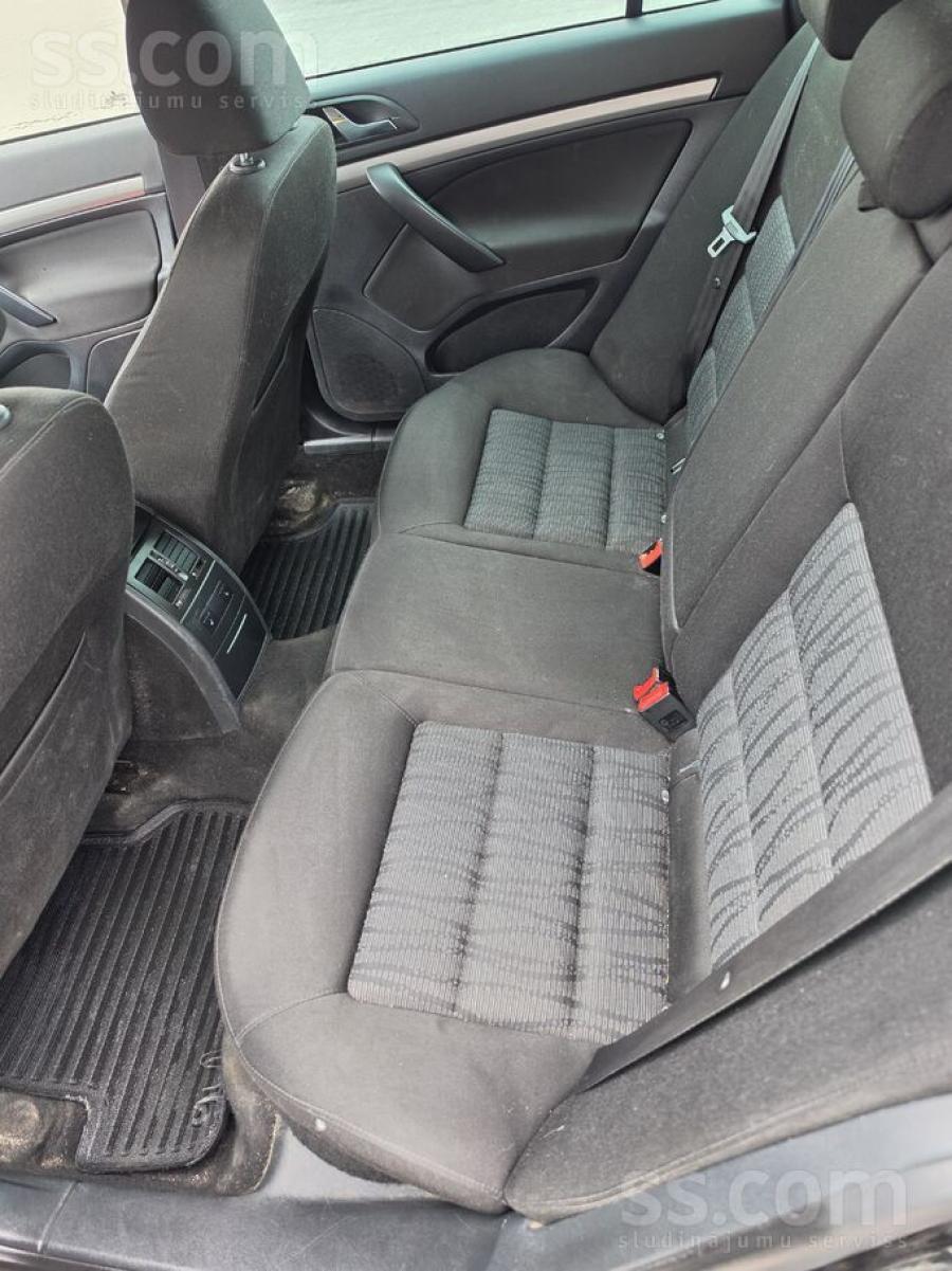 Melns Skoda Octavia 2013 Liepāja, ar dzinēja tilpumu 1.60 L un nobraukumu 307 tūkst. km par 3200 €, foto 12 vietnē AUTOMOTO.COM.LV