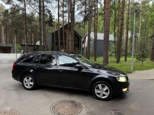 Черный Шкода Октавия 2013 в Вильнюс, объемом двигателя 1.60 л и пробегом 300 тыс. км за 3950 €, фото 5 на AUTOMOTO.COM.LV