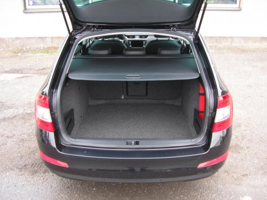 Melns Skoda Octavia 2013 Rīga, ar dzinēja tilpumu 2.00 L un nobraukumu 272 tūkst. km par 7750 €, foto 22 vietnē AUTOMOTO.COM.LV