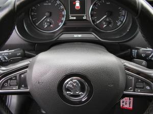 Melns Skoda Octavia 2013 Rīga, ar dzinēja tilpumu 2.00 L un nobraukumu 272 tūkst. km par 7750 €, foto 28 vietnē AUTOMOTO.COM.LV