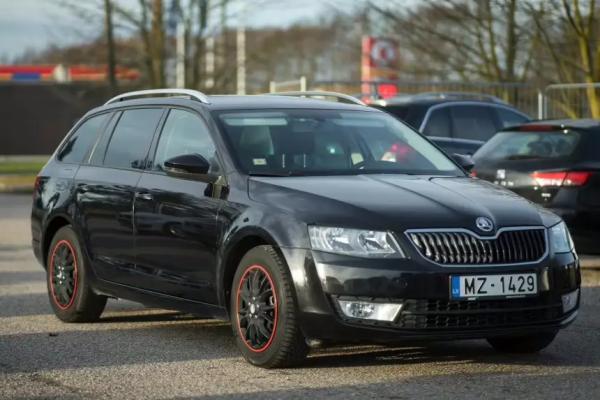 Melns Skoda Octavia 2013 Liepāja, ar dzinēja tilpumu 1.60 L un nobraukumu 229 tūkst. km par 7900 €, foto 7 vietnē AUTOMOTO.COM.LV