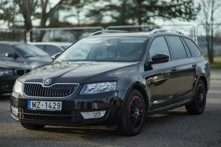 Black Skoda Octavia 2013 in Liepaja, with an engine capacity of 1.60 L and mileage of 229 thousand km for 7900 €, photo 1 on AUTOMOTO.COM.LV