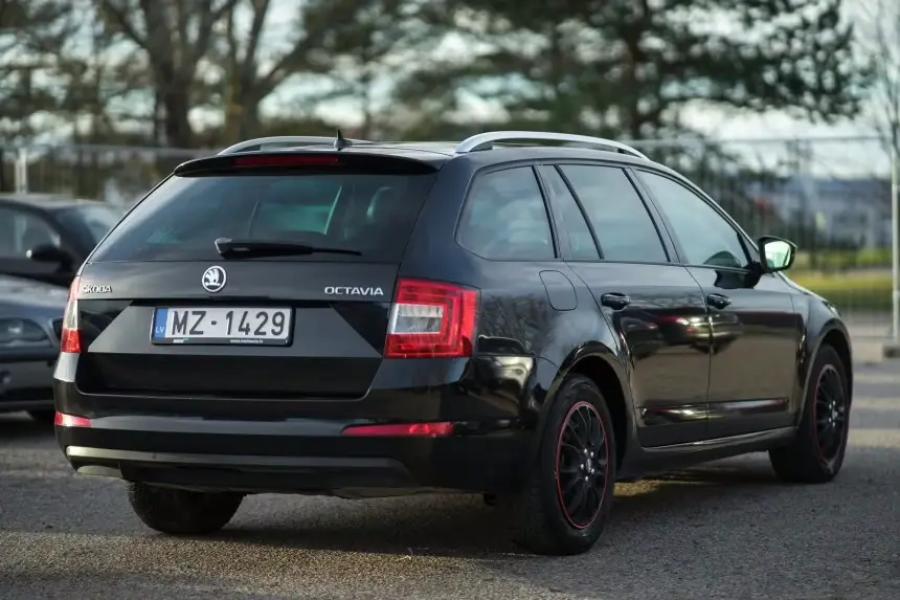 Black Skoda Octavia 2013 in Liepaja, with an engine capacity of 1.60 L and mileage of 229 thousand km for 7900 €, photo 6 on AUTOMOTO.COM.LV