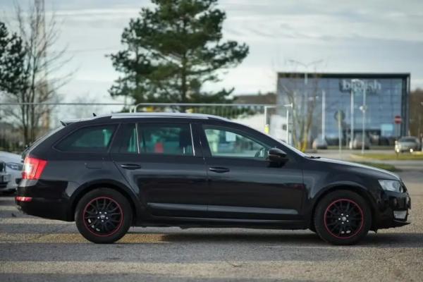 Black Skoda Octavia 2013 in Liepaja, with an engine capacity of 1.60 L and mileage of 229 thousand km for 7900 €, photo 6 on AUTOMOTO.COM.LV