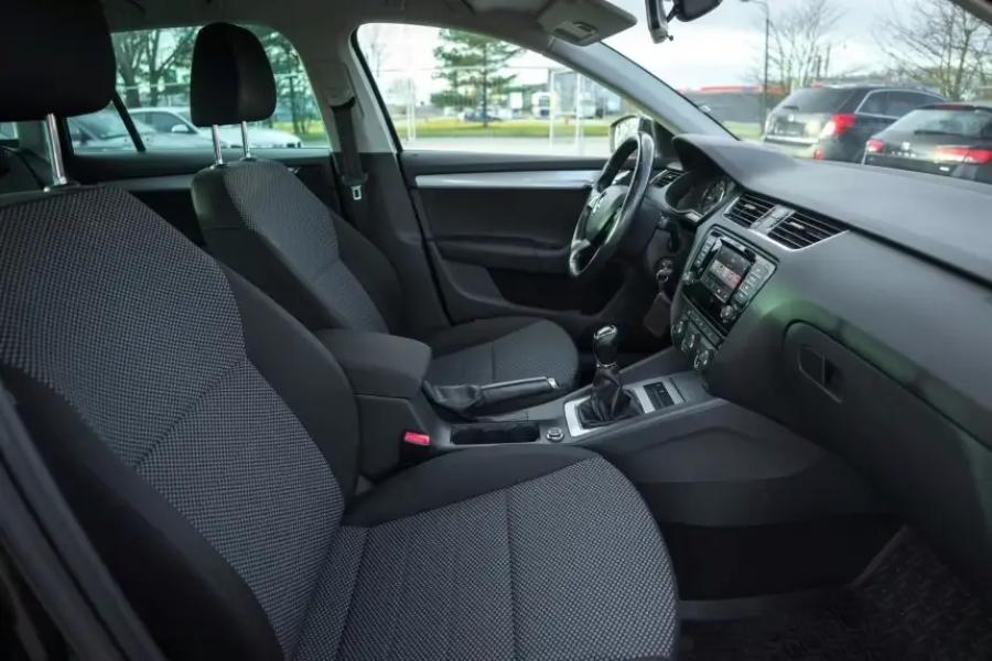 Black Skoda Octavia 2013 in Liepaja, with an engine capacity of 1.60 L and mileage of 229 thousand km for 7900 €, photo 15 on AUTOMOTO.COM.LV