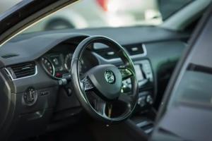 Black Skoda Octavia 2013 in Liepaja, with an engine capacity of 1.60 L and mileage of 229 thousand km for 7900 €, photo 16 on AUTOMOTO.COM.LV
