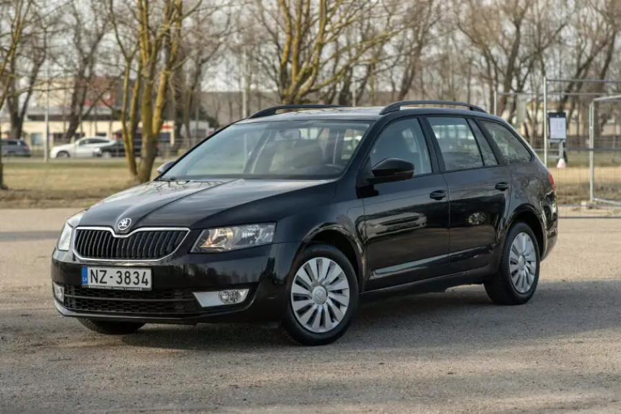 Melns Skoda Octavia 2013 Liepāja, ar dzinēja tilpumu 1.20 L un nobraukumu 213 tūkst. km par 6200 €, foto 1 vietnē AUTOMOTO.COM.LV