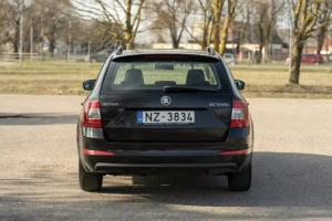 Melns Skoda Octavia 2013 Liepāja, ar dzinēja tilpumu 1.20 L un nobraukumu 213 tūkst. km par 6200 €, foto 4 vietnē AUTOMOTO.COM.LV
