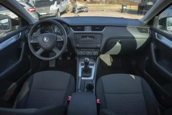 Black Skoda Octavia 2013 in Liepaja, with an engine capacity of 1.20 L and mileage of 213 thousand km for 6200 €, photo 7 on AUTOMOTO.COM.LV