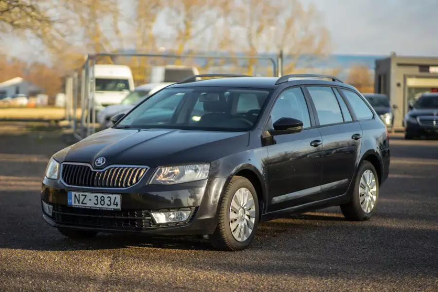 Melns Skoda Octavia 2013 Liepāja, ar dzinēja tilpumu 1.20 L un nobraukumu 212 tūkst. km par 6200 €, foto 1 vietnē AUTOMOTO.COM.LV