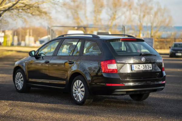 Black Skoda Octavia 2013 in Liepaja, with an engine capacity of 1.20 L and mileage of 212 thousand km for 6200 €, photo 2 on AUTOMOTO.COM.LV