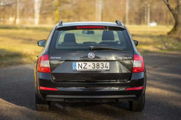 Black Skoda Octavia 2013 in Liepaja, with an engine capacity of 1.20 L and mileage of 212 thousand km for 6200 €, photo 3 on AUTOMOTO.COM.LV