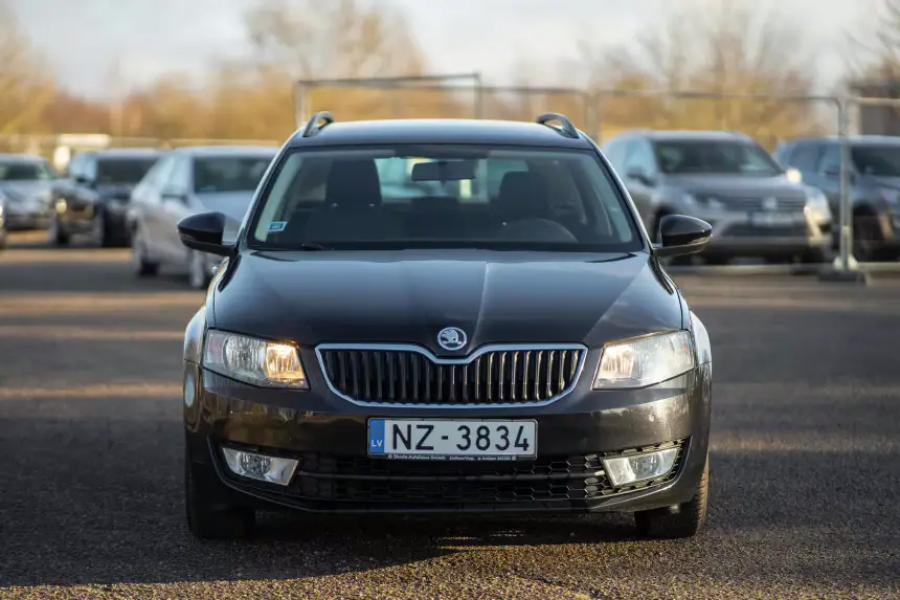 Melns Skoda Octavia 2013 Liepāja, ar dzinēja tilpumu 1.20 L un nobraukumu 212 tūkst. km par 6200 €, foto 7 vietnē AUTOMOTO.COM.LV