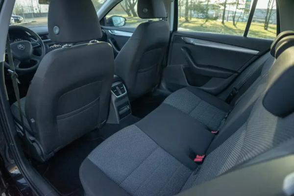 Black Skoda Octavia 2013 in Liepaja, with an engine capacity of 1.20 L and mileage of 212 thousand km for 6200 €, photo 9 on AUTOMOTO.COM.LV
