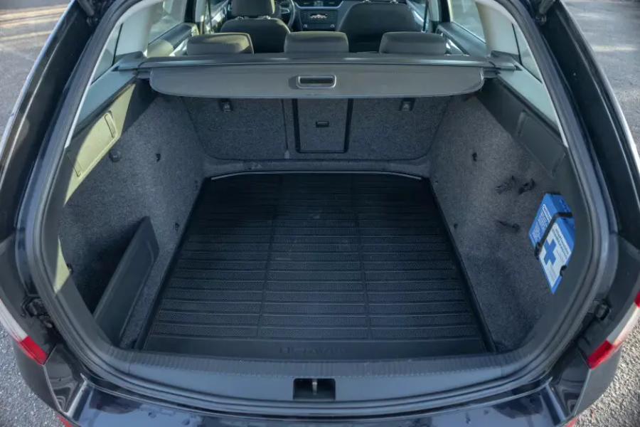 Melns Skoda Octavia 2013 Liepāja, ar dzinēja tilpumu 1.20 L un nobraukumu 212 tūkst. km par 6200 €, foto 11 vietnē AUTOMOTO.COM.LV