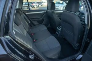 Melns Skoda Octavia 2013 Liepāja, ar dzinēja tilpumu 1.20 L un nobraukumu 212 tūkst. km par 6200 €, foto 12 vietnē AUTOMOTO.COM.LV