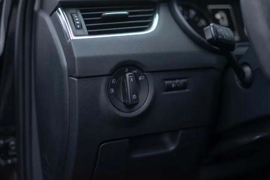 Melns Skoda Octavia 2013 Liepāja, ar dzinēja tilpumu 1.20 L un nobraukumu 212 tūkst. km par 6200 €, foto 23 vietnē AUTOMOTO.COM.LV