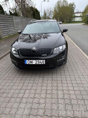 Black Skoda Octavia 2013 in Jelgava, with an engine capacity of 2.00 L and mileage of 215 thousand km for 8000 €, photo 3 on AUTOMOTO.COM.LV