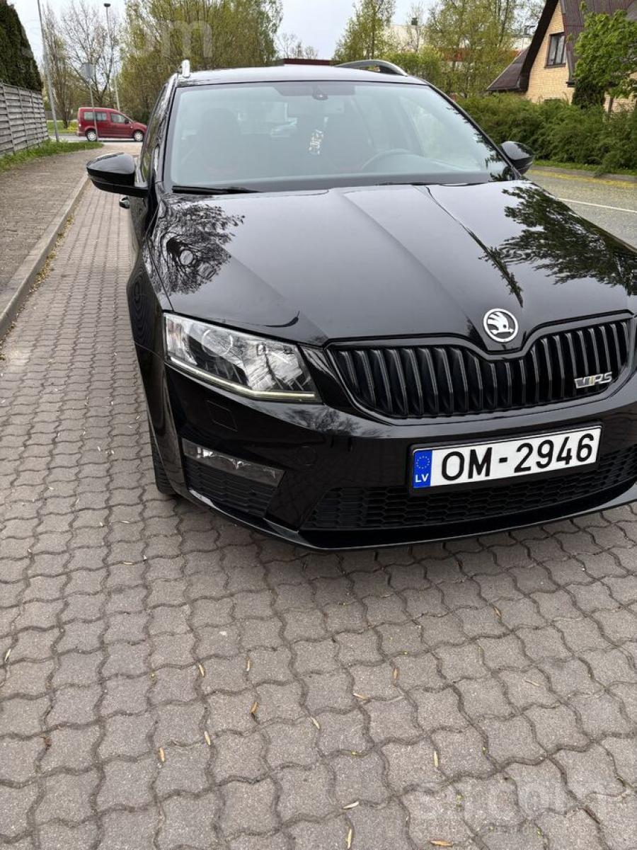 Black Skoda Octavia 2013 in Jelgava, with an engine capacity of 2.00 L and mileage of 215 thousand km for 8000 €, photo 8 on AUTOMOTO.COM.LV