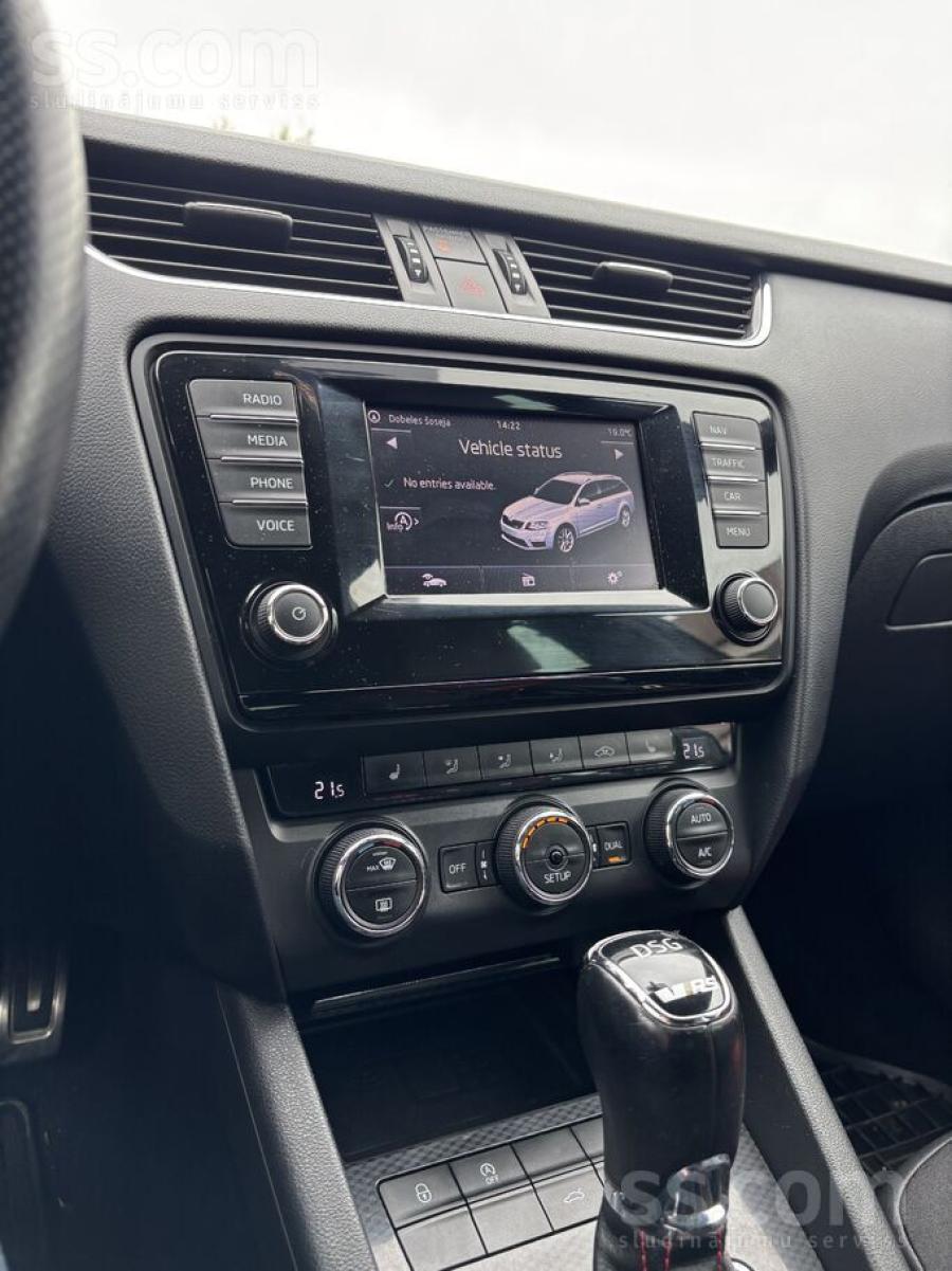 Black Skoda Octavia 2013 in Jelgava, with an engine capacity of 2.00 L and mileage of 215 thousand km for 8000 €, photo 15 on AUTOMOTO.COM.LV