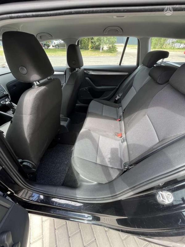 Melns Skoda Octavia 2013 Marijampole, ar dzinēja tilpumu 1.20 L un nobraukumu 193 tūkst. km par 3550 €, foto 6 vietnē AUTOMOTO.COM.LV
