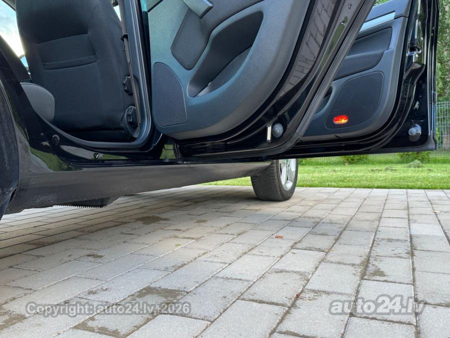 Melns Skoda Octavia 2013 Tartu, ar dzinēja tilpumu 1.60 L un nobraukumu 234 tūkst. km par 6490 €, foto 21 vietnē AUTOMOTO.COM.LV