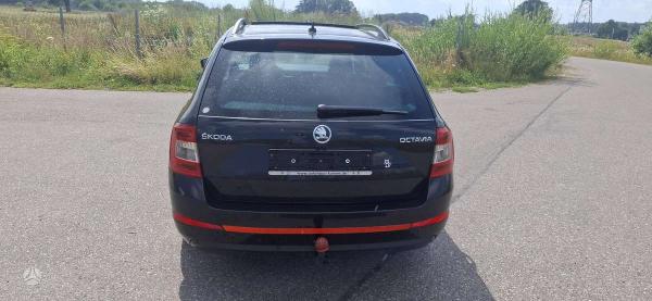 Black Skoda Octavia 2013 in Marijampole, with an engine capacity of 1.60 L and mileage of 257 thousand km for 5300 €, photo 8 on AUTOMOTO.COM.LV