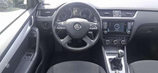 Black Skoda Octavia 2013 in Marijampole, with an engine capacity of 1.60 L and mileage of 257 thousand km for 5300 €, photo 10 on AUTOMOTO.COM.LV