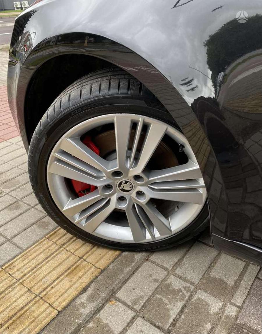 Black Skoda Octavia 2013 in Marijampole, with an engine capacity of 1.97 L and mileage of 245 thousand km for 8350 €, photo 11 on AUTOMOTO.COM.LV