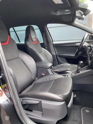 Black Skoda Octavia 2013 in Marijampole, with an engine capacity of 1.97 L and mileage of 245 thousand km for 8350 €, photo 40 on AUTOMOTO.COM.LV