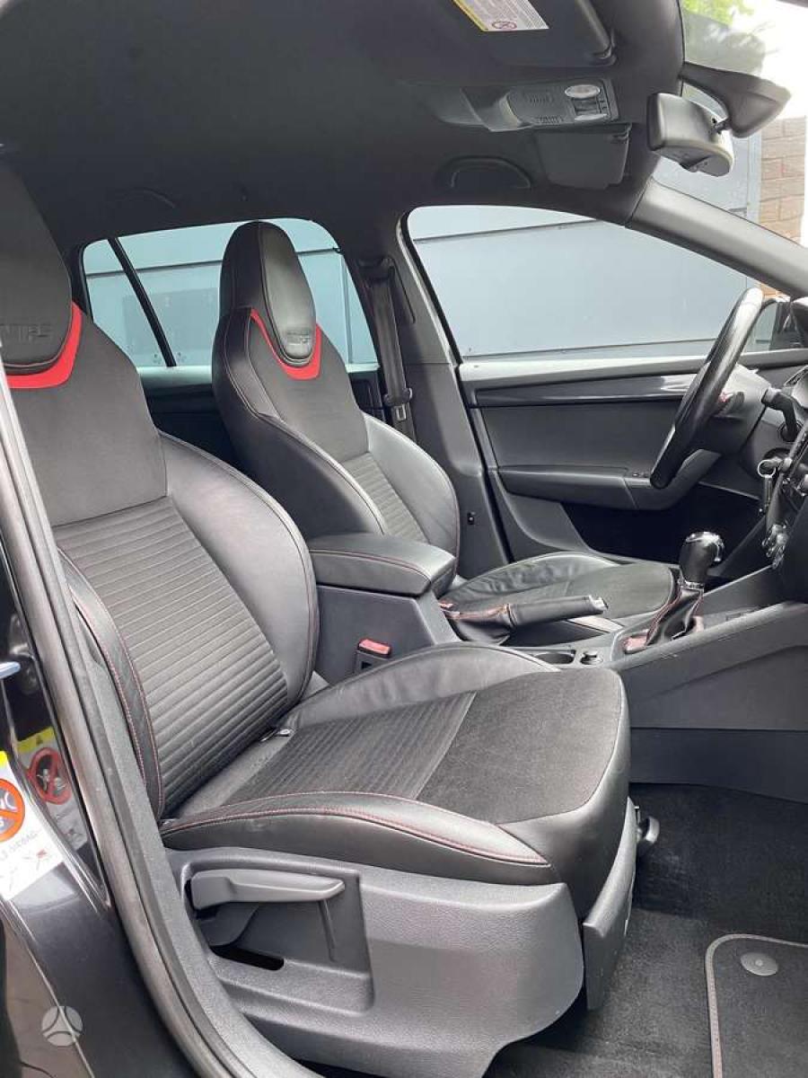 Black Skoda Octavia 2013 in Marijampole, with an engine capacity of 1.97 L and mileage of 245 thousand km for 8350 €, photo 40 on AUTOMOTO.COM.LV