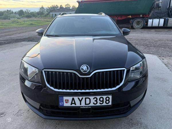 Black Skoda Octavia 2013 in Kelme, with an engine capacity of 1.60 L and mileage of 296 thousand km for 7200 €, photo 8 on AUTOMOTO.COM.LV