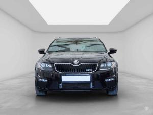 Black Skoda Octavia 2013 in Kaunas, with an engine capacity of 2.00 L and mileage of 249 thousand km for 7990 €, photo 3 on AUTOMOTO.COM.LV