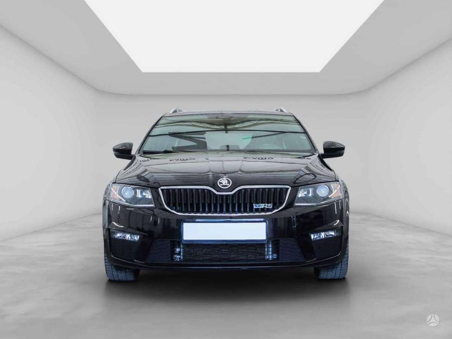 Black Skoda Octavia 2013 in Kaunas, with an engine capacity of 2.00 L and mileage of 249 thousand km for 7990 €, photo 3 on AUTOMOTO.COM.LV