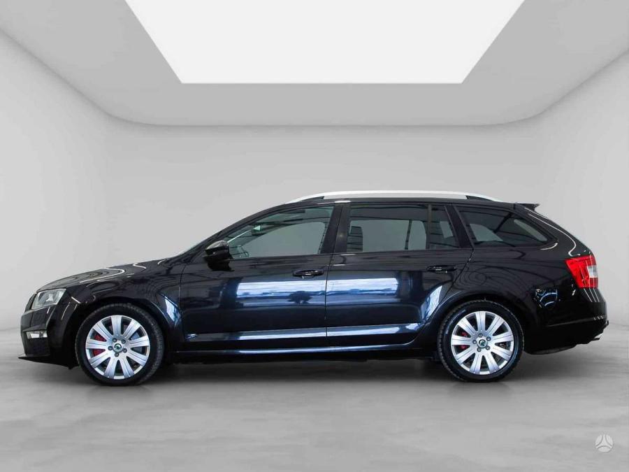 Black Skoda Octavia 2013 in Kaunas, with an engine capacity of 2.00 L and mileage of 249 thousand km for 7990 €, photo 4 on AUTOMOTO.COM.LV