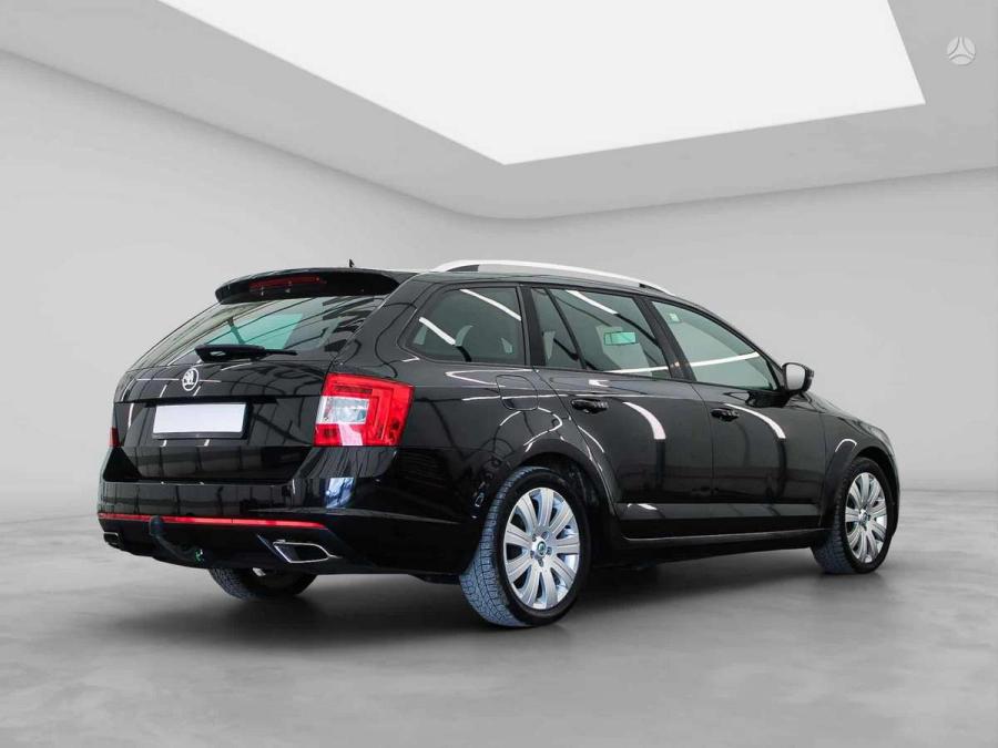 Black Skoda Octavia 2013 in Kaunas, with an engine capacity of 2.00 L and mileage of 249 thousand km for 7990 €, photo 7 on AUTOMOTO.COM.LV