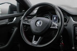 Black Skoda Octavia 2013 in Kaunas, with an engine capacity of 2.00 L and mileage of 249 thousand km for 7990 €, photo 11 on AUTOMOTO.COM.LV