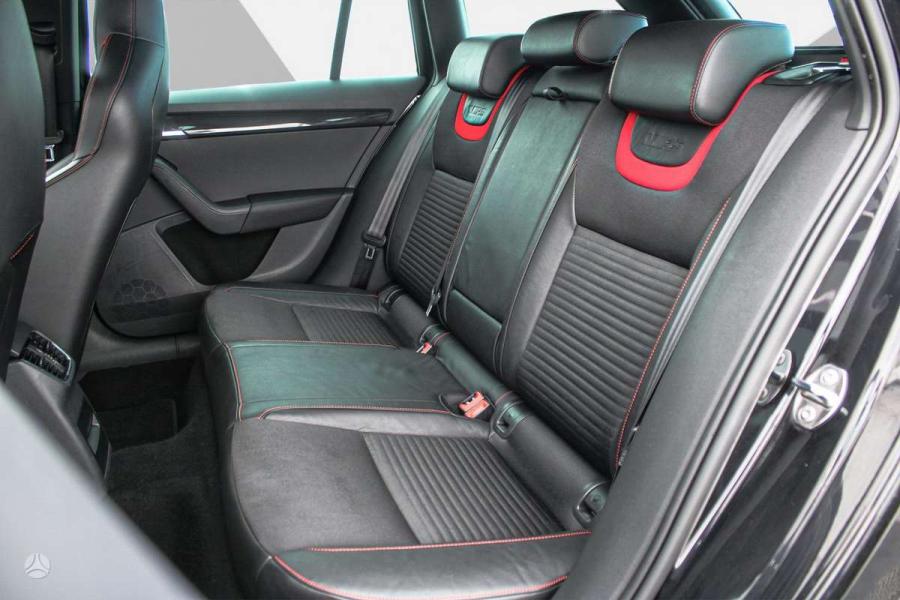Black Skoda Octavia 2013 in Kaunas, with an engine capacity of 2.00 L and mileage of 249 thousand km for 7990 €, photo 12 on AUTOMOTO.COM.LV