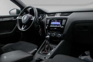 Black Skoda Octavia 2013 in Kaunas, with an engine capacity of 2.00 L and mileage of 249 thousand km for 7990 €, photo 13 on AUTOMOTO.COM.LV