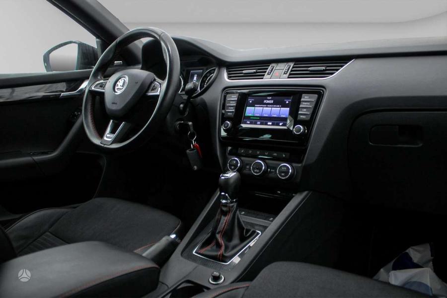 Black Skoda Octavia 2013 in Kaunas, with an engine capacity of 2.00 L and mileage of 249 thousand km for 7990 €, photo 13 on AUTOMOTO.COM.LV