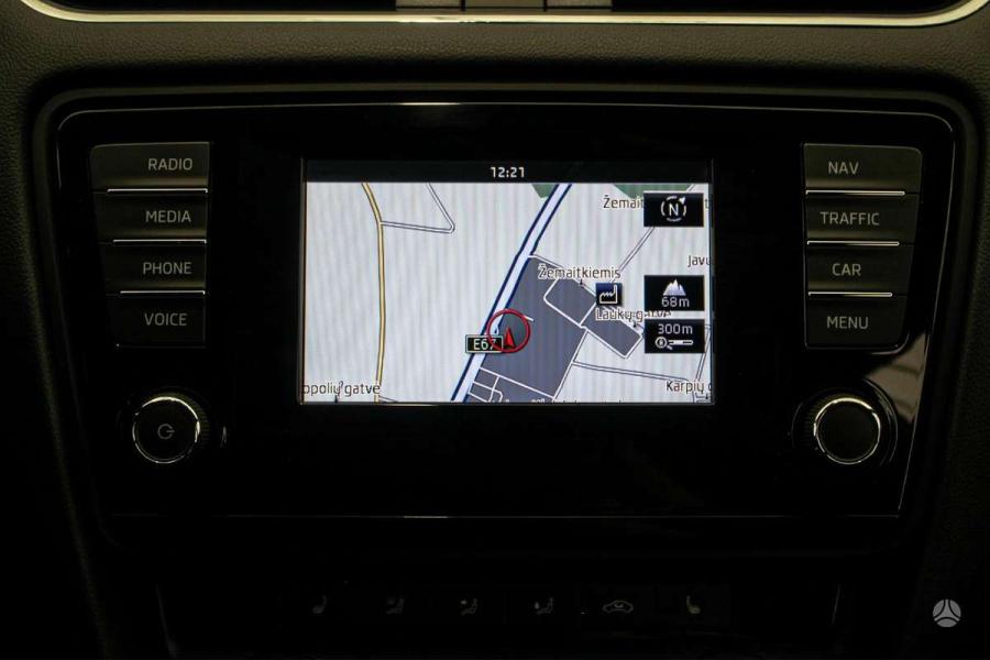 Black Skoda Octavia 2013 in Kaunas, with an engine capacity of 2.00 L and mileage of 249 thousand km for 7990 €, photo 14 on AUTOMOTO.COM.LV