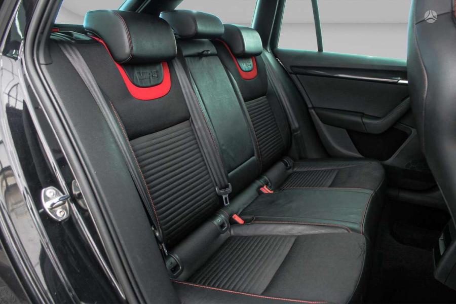Black Skoda Octavia 2013 in Kaunas, with an engine capacity of 2.00 L and mileage of 249 thousand km for 7990 €, photo 16 on AUTOMOTO.COM.LV