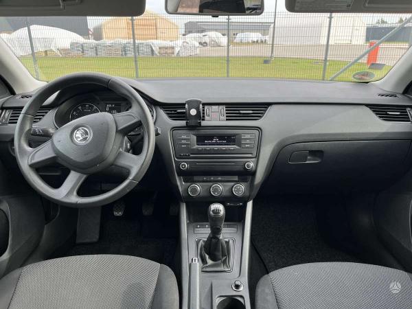 Melns Skoda Octavia 2013 Marijampole, ar dzinēja tilpumu 1.20 L un nobraukumu 193 tūkst. km par 3100 €, foto 7 vietnē AUTOMOTO.COM.LV