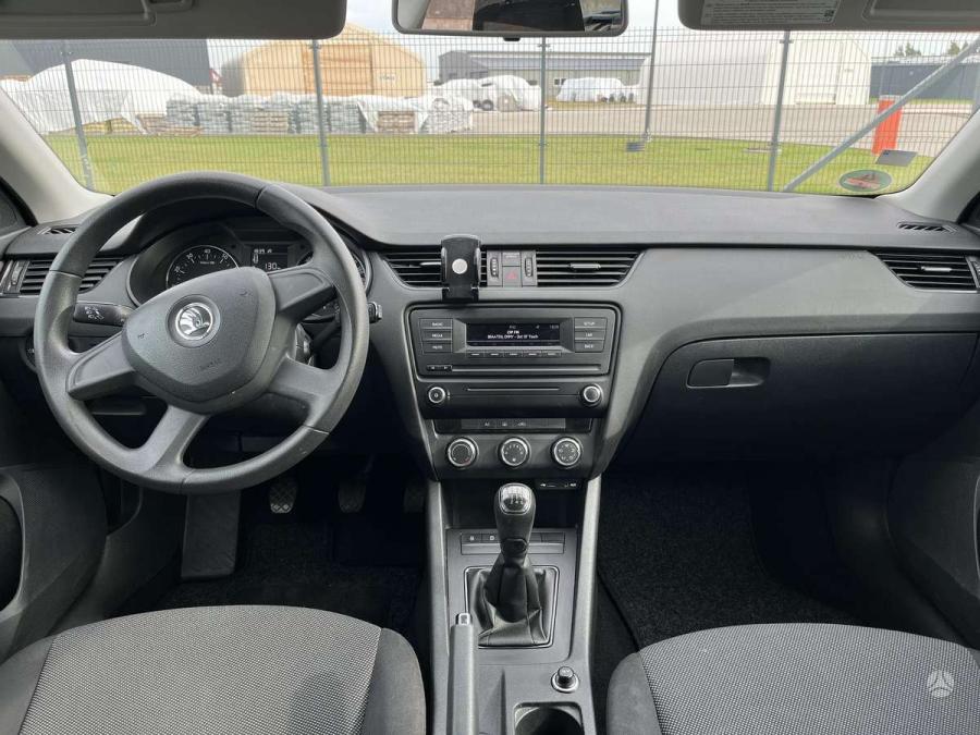 Melns Skoda Octavia 2013 Marijampole, ar dzinēja tilpumu 1.20 L un nobraukumu 193 tūkst. km par 3100 €, foto 7 vietnē AUTOMOTO.COM.LV