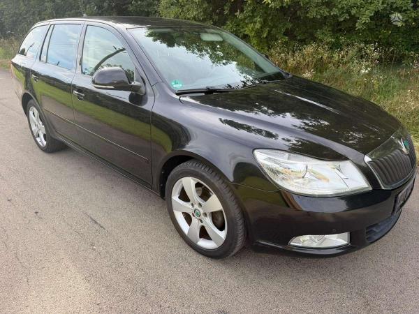 Melns Skoda Octavia 2013 Panevēža, ar dzinēja tilpumu 1.97 L un nobraukumu 306 tūkst. km par 3500 €, foto 4 vietnē AUTOMOTO.COM.LV