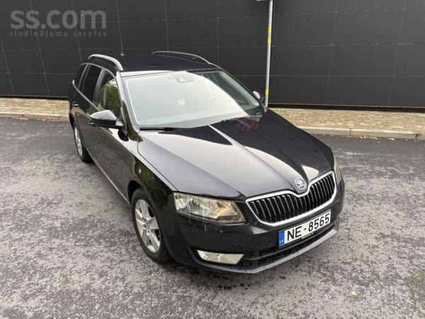 Black Skoda Octavia 2013 in Jelgava, with an engine capacity of 1.60 L and mileage of 0 thousand km for 4700 €, photo 3 on AUTOMOTO.COM.LV