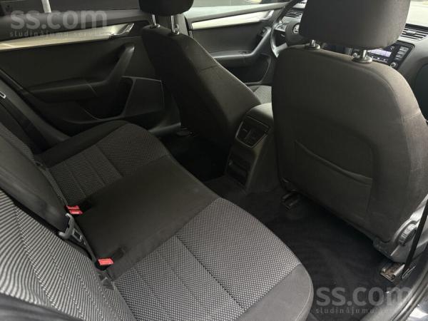 Black Skoda Octavia 2013 in Jelgava, with an engine capacity of 1.60 L and mileage of 0 thousand km for 4700 €, photo 8 on AUTOMOTO.COM.LV