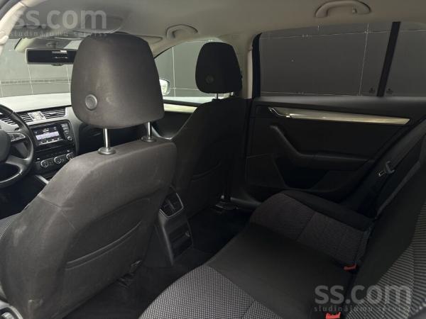 Black Skoda Octavia 2013 in Jelgava, with an engine capacity of 1.60 L and mileage of 0 thousand km for 4700 €, photo 10 on AUTOMOTO.COM.LV