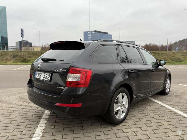 Melns Skoda Octavia 2014 Viļņa, ar dzinēja tilpumu 1.60 L un nobraukumu 299 tūkst. km par 3900 €, foto 5 vietnē AUTOMOTO.COM.LV