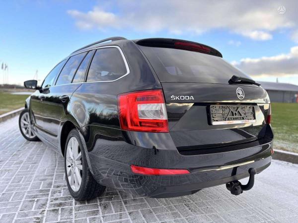 Black Skoda Octavia 2014 in Raseiniai, with an engine capacity of 1.97 L and mileage of 282 thousand km for 7300 €, photo 10 on AUTOMOTO.COM.LV
